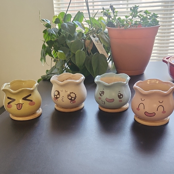 Art | Four Cute Emoji Planterspots | Poshmark
